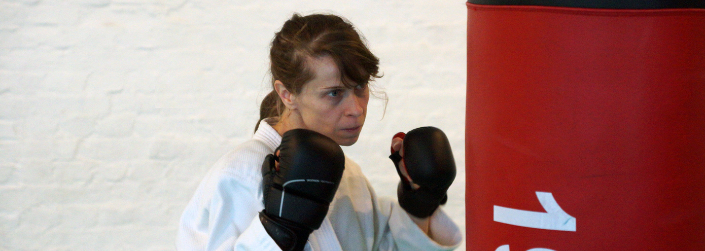 SELF DÉFENSE POUR FEMMES - SELF-DÉFENSE & AFFIRMATION DE SOI A KREUZBERG